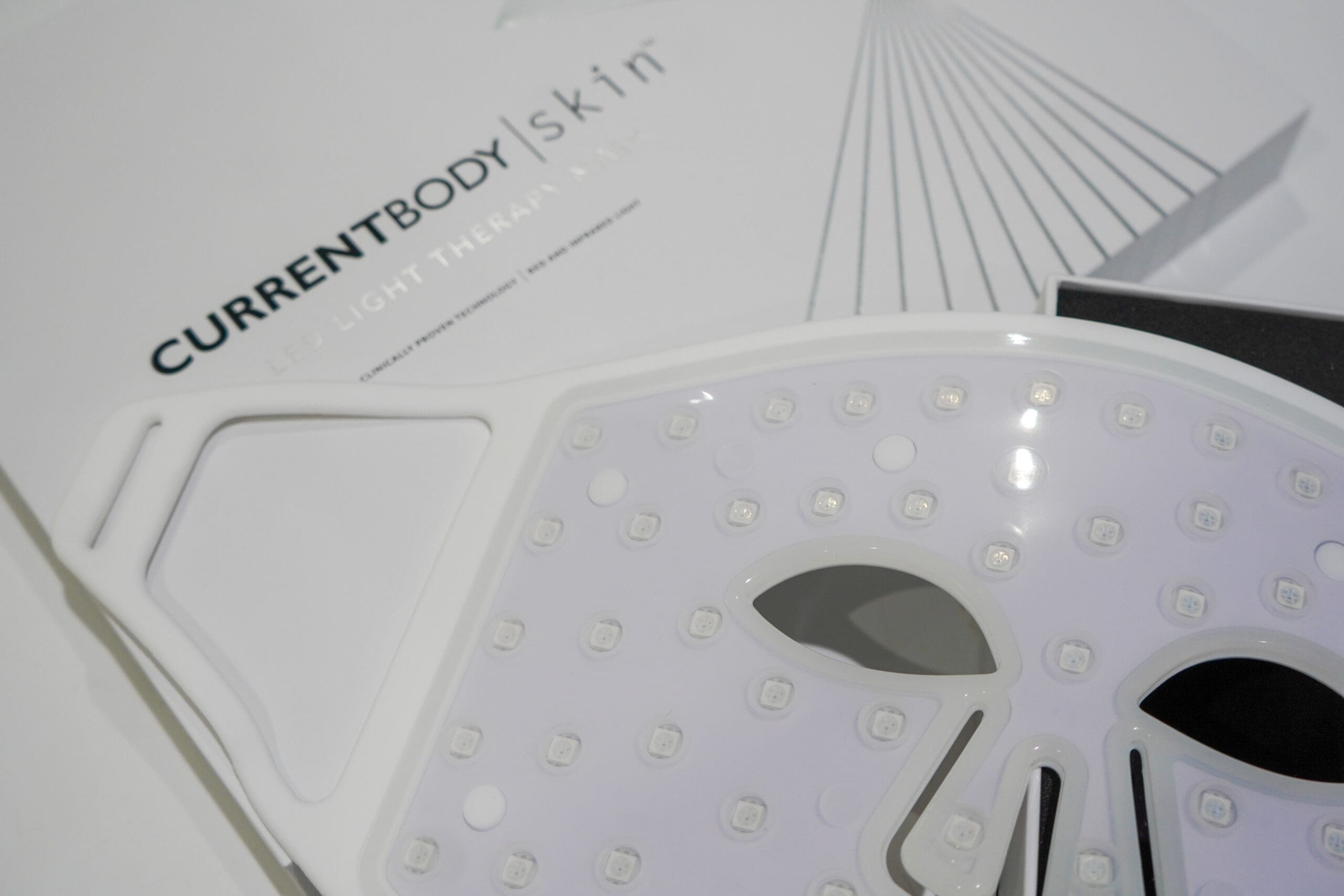 AD CurrentBody LED Light Therapy Mask Review: Is It Still The Best In ...